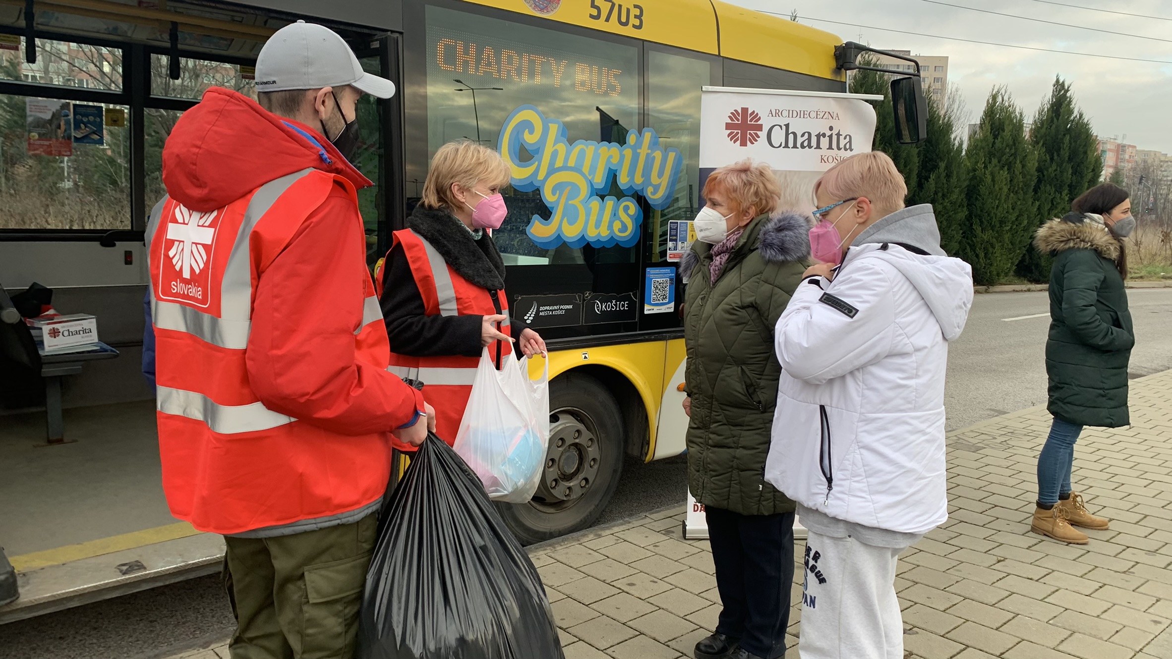 Košický Charity bus pomohol najchudobnejším - Arcidiecézna charita Košice